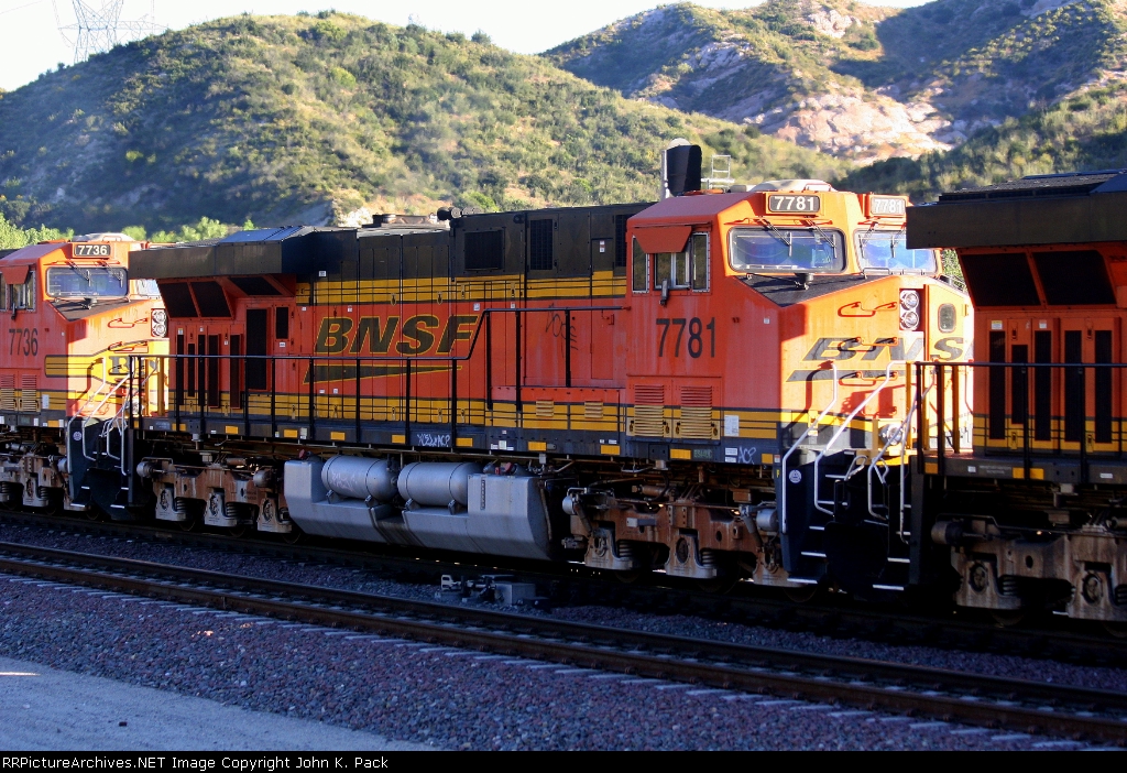 BNSF 7781